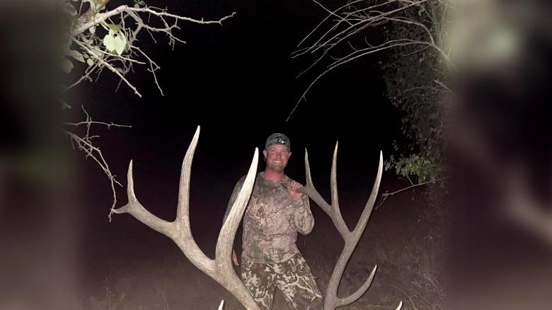 Oregon Bowhunter Tags a State Record Bull