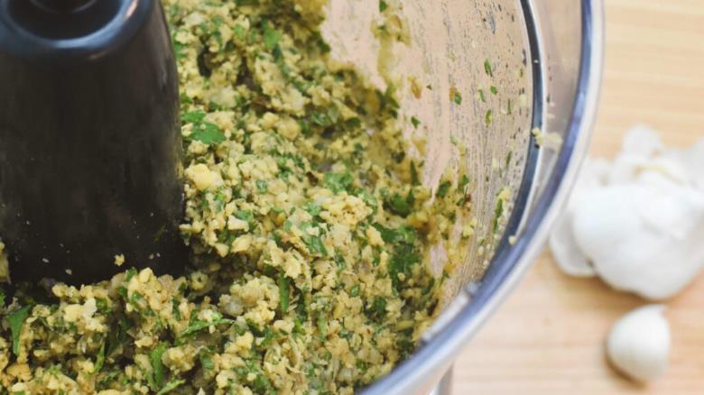 The Ultimate Guide to Making the Perfect Falafel Burger at Home
